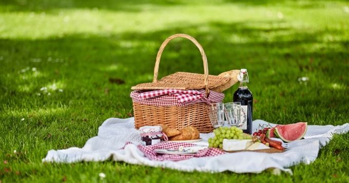 Repas champêtre - MAIRIE DE GUERLEDAN